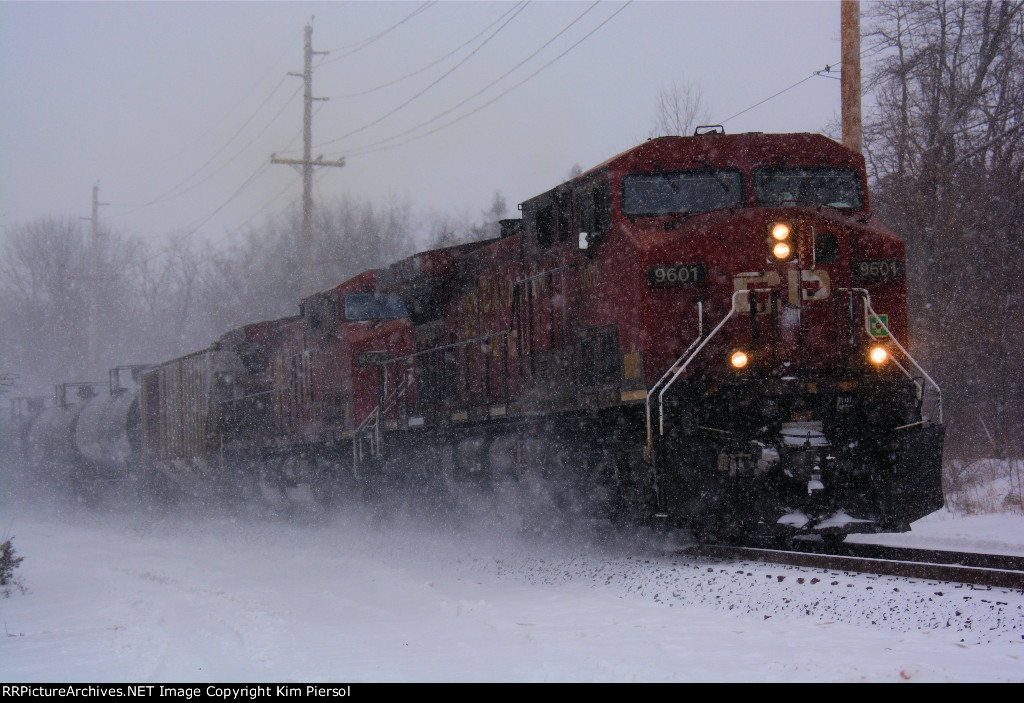 CP 9601 8553 CSX Train K048 Crude Oil Loads